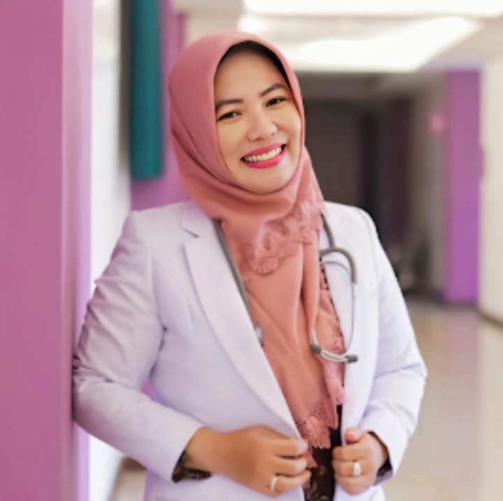 Dr. Hanik Badriyah Hidayati, dr, Sp.N, Subsp. NN (K) - Buat Janji Temu